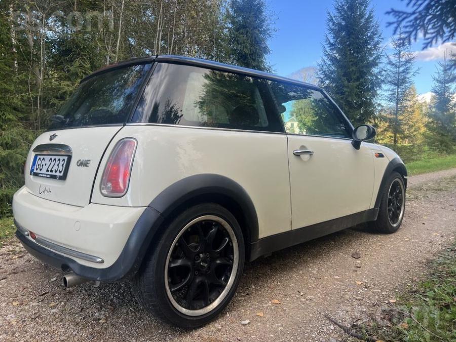 Balts MINI One 2005 Ogre, ar dzinēja tilpumu 1.60 L un nobraukumu 288 tūkst. km par 1500 €, foto 6 vietnē AUTOMOTO.COM.LV