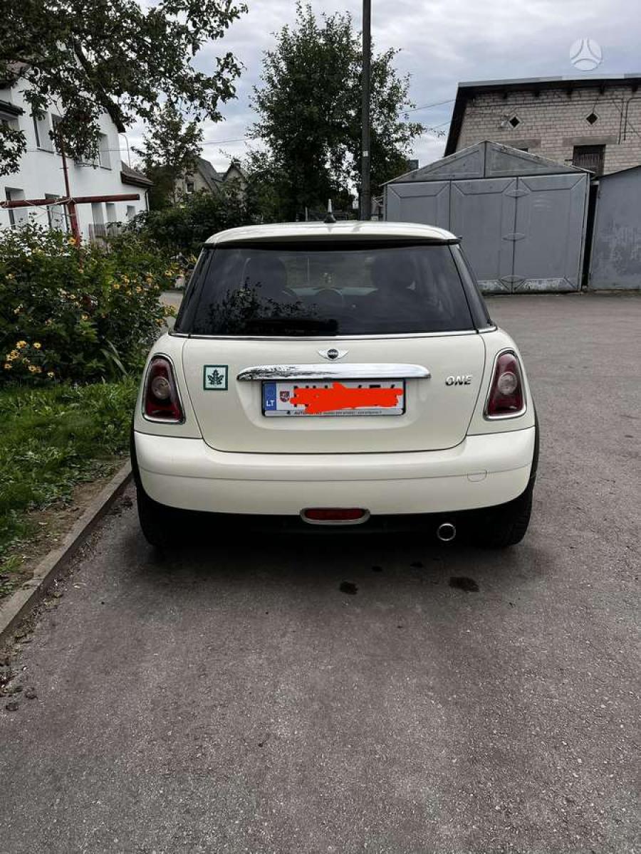 Balts MINI One 2007 Kauņa, ar dzinēja tilpumu 1.40 L un nobraukumu 165 tūkst. km par 3600 €, foto 5 vietnē AUTOMOTO.COM.LV