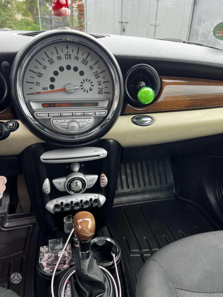 Balts MINI One 2007 Kauņa, ar dzinēja tilpumu 1.40 L un nobraukumu 165 tūkst. km par 3600 €, foto 13 vietnē AUTOMOTO.COM.LV