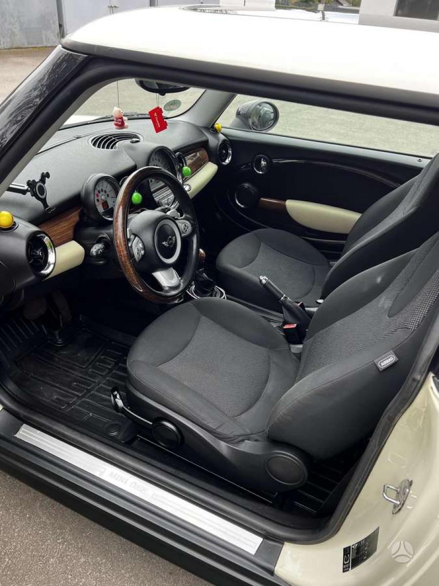 Balts MINI One 2007 Kauņa, ar dzinēja tilpumu 1.40 L un nobraukumu 165 tūkst. km par 3600 €, foto 15 vietnē AUTOMOTO.COM.LV