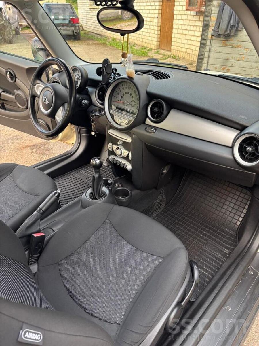 White MINI One 2008 in Jekabpils, with an engine capacity of 1.40 L and mileage of 273 thousand km for 1700 €, photo 8 on AUTOMOTO.COM.LV