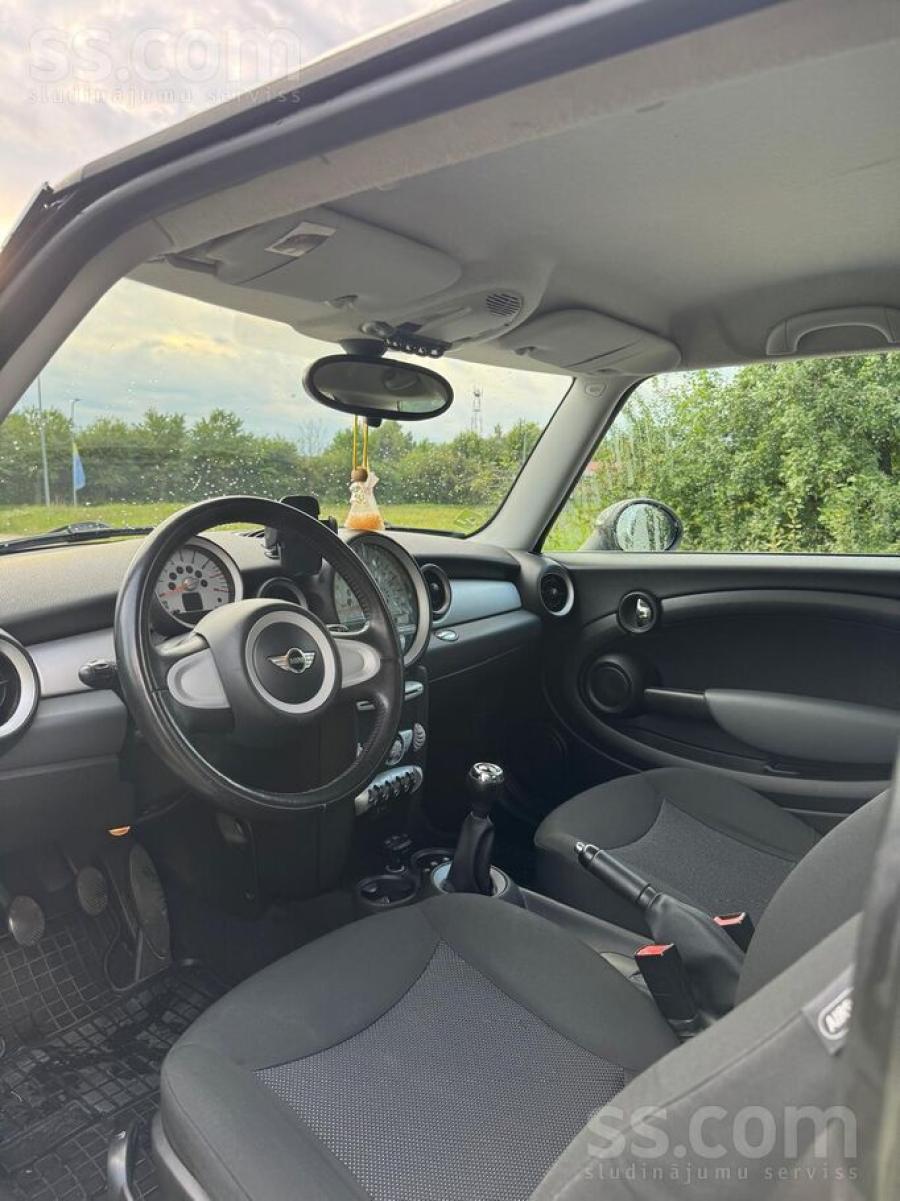 White MINI One 2008 in Jekabpils, with an engine capacity of 1.40 L and mileage of 273 thousand km for 1700 €, photo 10 on AUTOMOTO.COM.LV