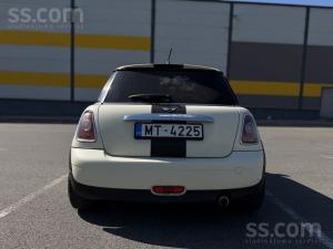 Balts MINI One 2010 Rīga, ar dzinēja tilpumu 1.60 L un nobraukumu 387 tūkst. km par 2300 €, foto 4 vietnē AUTOMOTO.COM.LV