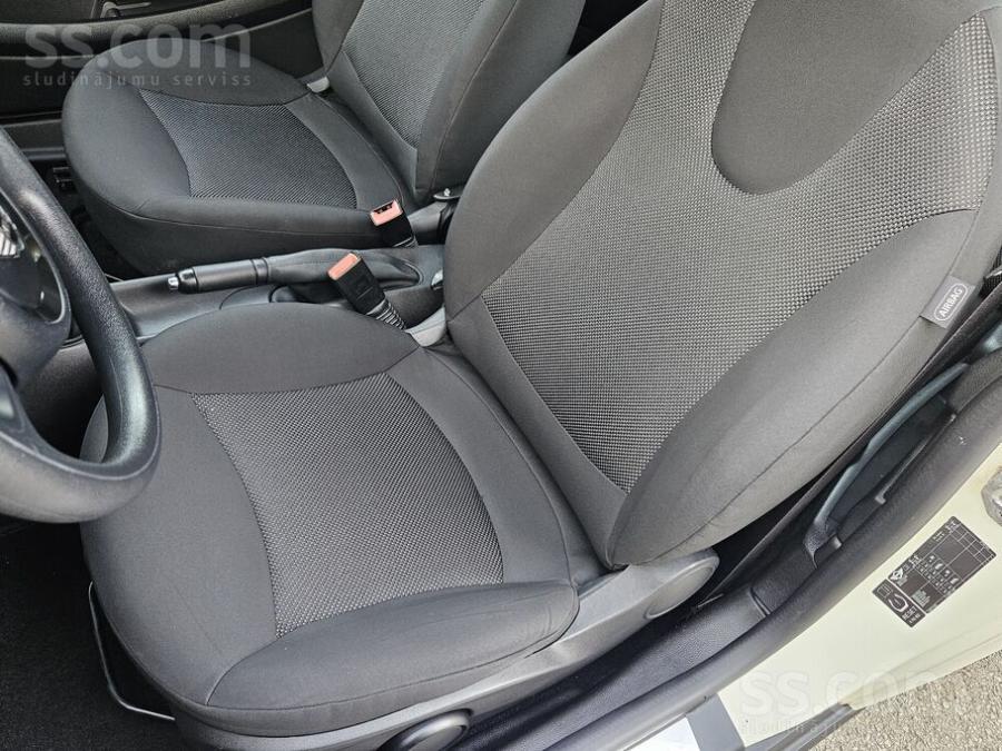 Balts MINI One 2010 Jēkabpils, ar dzinēja tilpumu 1.60 L un nobraukumu 244 tūkst. km par 3490 €, foto 14 vietnē AUTOMOTO.COM.LV