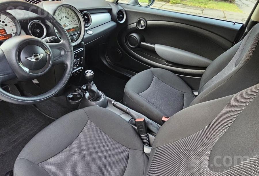 White MINI One 2010 in Jekabpils, with an engine capacity of 1.60 L and mileage of 244 thousand km for 3490 €, photo 11 on AUTOMOTO.COM.LV