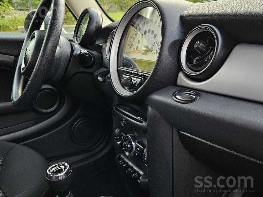 White MINI One 2010 in Jekabpils, with an engine capacity of 1.60 L and mileage of 244 thousand km for 3490 €, photo 24 on AUTOMOTO.COM.LV