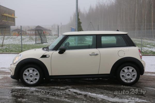 White MINI One 2013 in Tartu, with an engine capacity of 1.60 L and mileage of 210 thousand km for 4200 €, photo 8 on AUTOMOTO.COM.LV