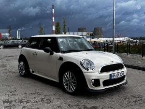 White MINI One 2013 in Vilnius, with an engine capacity of 1.60 L and mileage of 219 thousand km for 4150 €, photo 4 on AUTOMOTO.COM.LV