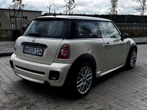 White MINI One 2013 in Vilnius, with an engine capacity of 1.60 L and mileage of 219 thousand km for 4150 €, photo 6 on AUTOMOTO.COM.LV