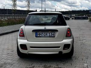 White MINI One 2013 in Vilnius, with an engine capacity of 1.60 L and mileage of 219 thousand km for 4150 €, photo 7 on AUTOMOTO.COM.LV