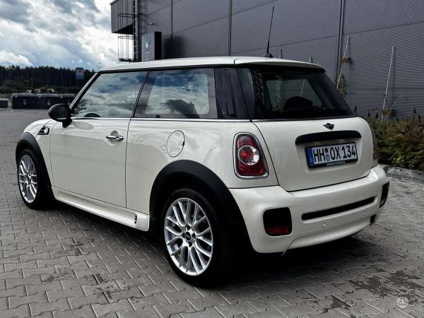 White MINI One 2013 in Vilnius, with an engine capacity of 1.60 L and mileage of 219 thousand km for 4150 €, photo 7 on AUTOMOTO.COM.LV
