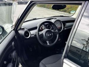 White MINI One 2013 in Vilnius, with an engine capacity of 1.60 L and mileage of 219 thousand km for 4150 €, photo 10 on AUTOMOTO.COM.LV