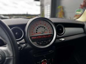 White MINI One 2013 in Vilnius, with an engine capacity of 1.60 L and mileage of 219 thousand km for 4150 €, photo 14 on AUTOMOTO.COM.LV