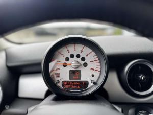 White MINI One 2013 in Vilnius, with an engine capacity of 1.60 L and mileage of 219 thousand km for 4150 €, photo 16 on AUTOMOTO.COM.LV