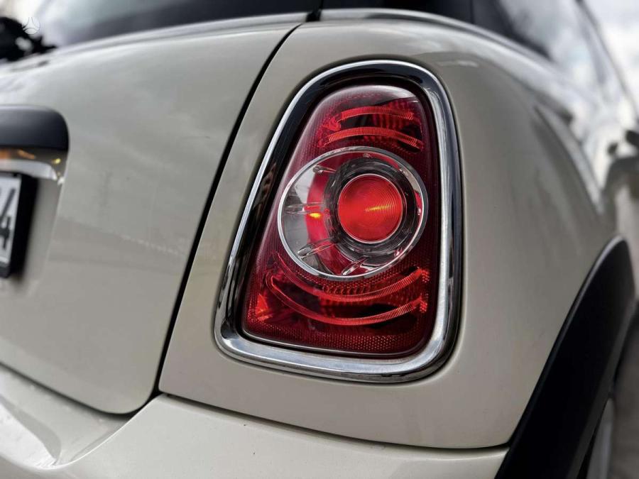 White MINI One 2013 in Vilnius, with an engine capacity of 1.60 L and mileage of 219 thousand km for 4150 €, photo 19 on AUTOMOTO.COM.LV