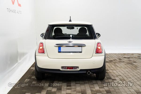 Мини Ван 2013 в Тарту на AUTOMOTO.COM.LV Белый Мини Ван 2013 в Тарту, объемом двигателя 1.60 л и пробегом 84 тыс. км за 7000 €, фото 5 на AUTOMOTO.COM.LV