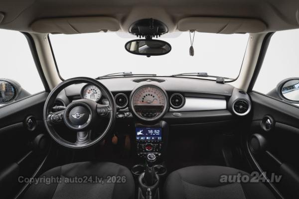 Мини Ван 2013 в Тарту на AUTOMOTO.COM.LV Белый Мини Ван 2013 в Тарту, объемом двигателя 1.60 л и пробегом 84 тыс. км за 7000 €, фото 7 на AUTOMOTO.COM.LV