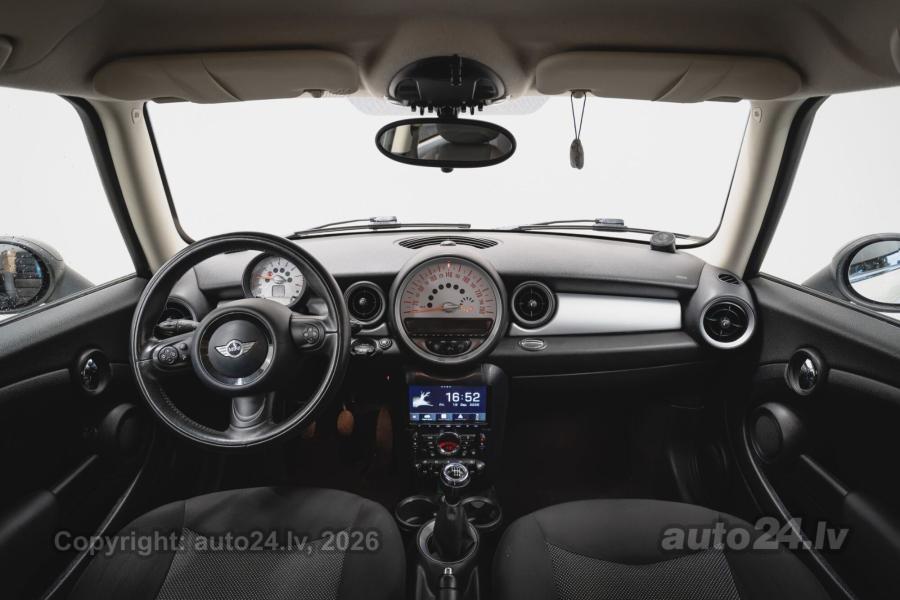 White MINI One 2013 in Tartu, with an engine capacity of 1.60 L and mileage of 84 thousand km for 7000 €, photo 7 on AUTOMOTO.COM.LV