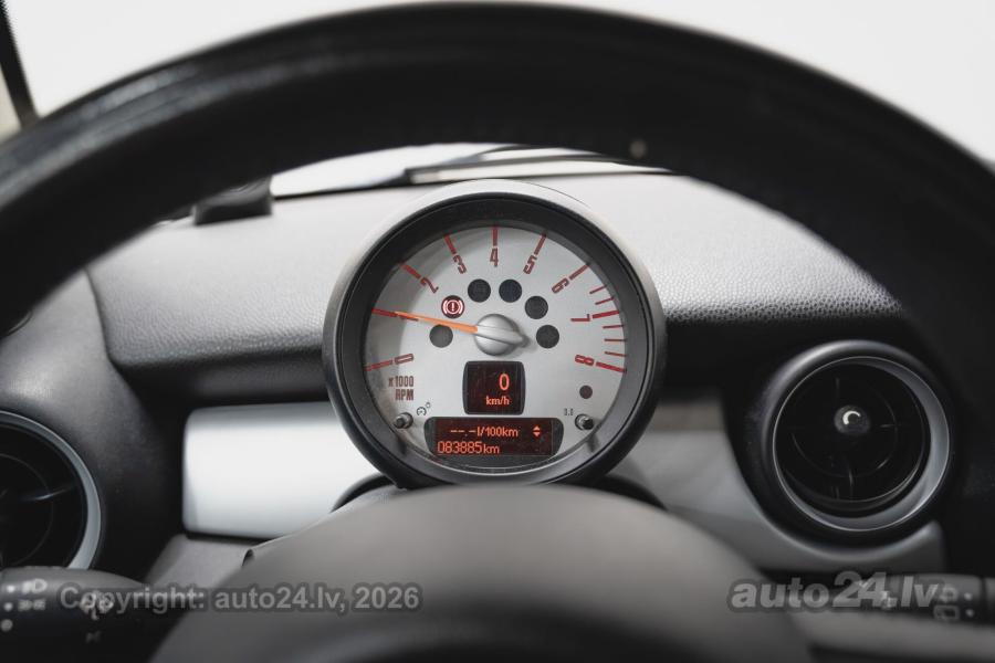 White MINI One 2013 in Tartu, with an engine capacity of 1.60 L and mileage of 84 thousand km for 7000 €, photo 15 on AUTOMOTO.COM.LV