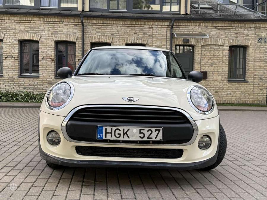 White MINI One 2014 in Vilnius, with an engine capacity of 1.20 L and mileage of 154 thousand km for 5900 €, photo 3 on AUTOMOTO.COM.LV