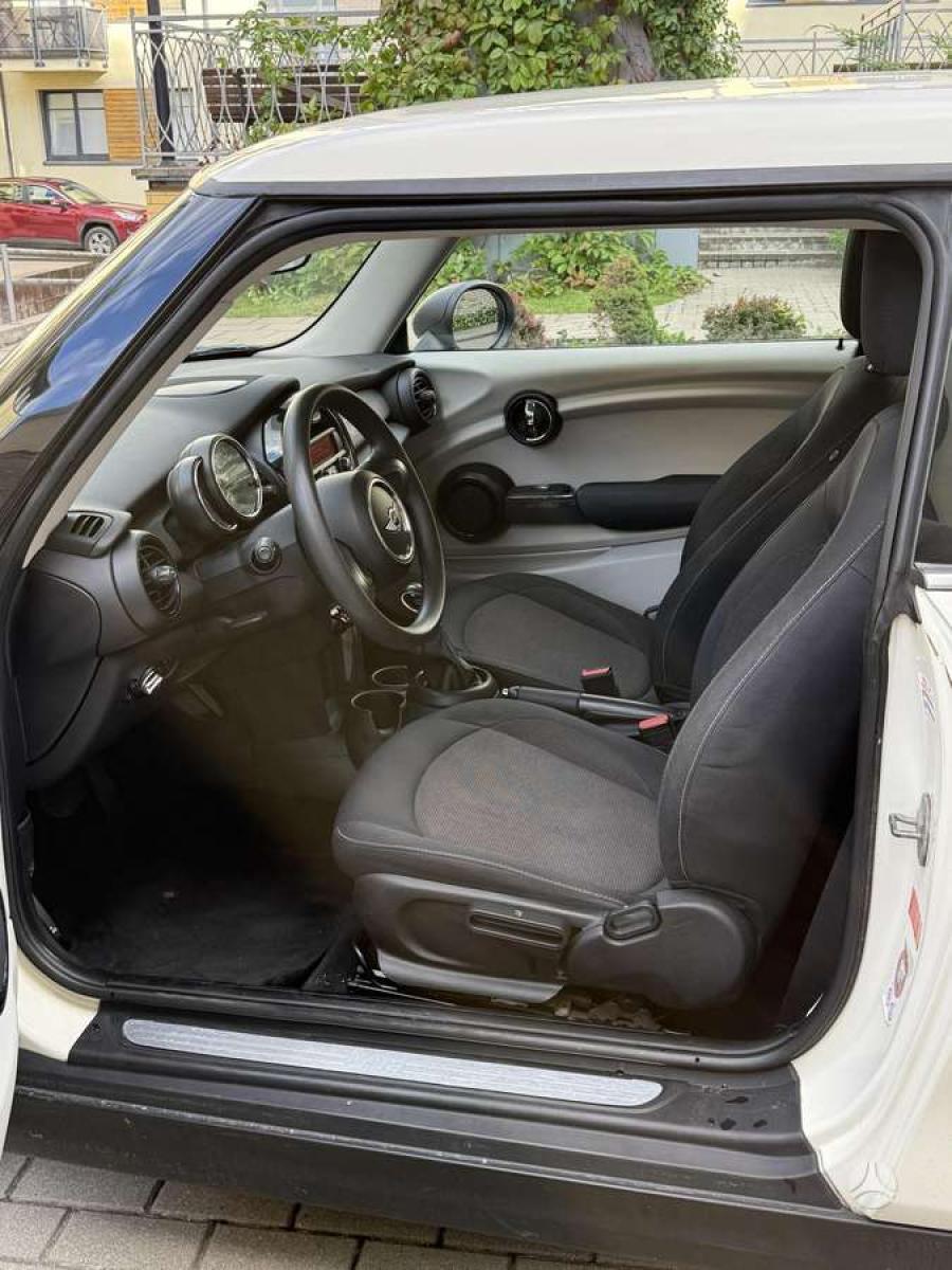 White MINI One 2014 in Vilnius, with an engine capacity of 1.20 L and mileage of 154 thousand km for 5900 €, photo 5 on AUTOMOTO.COM.LV