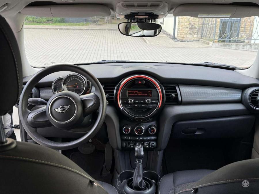 White MINI One 2014 in Vilnius, with an engine capacity of 1.20 L and mileage of 154 thousand km for 5900 €, photo 6 on AUTOMOTO.COM.LV