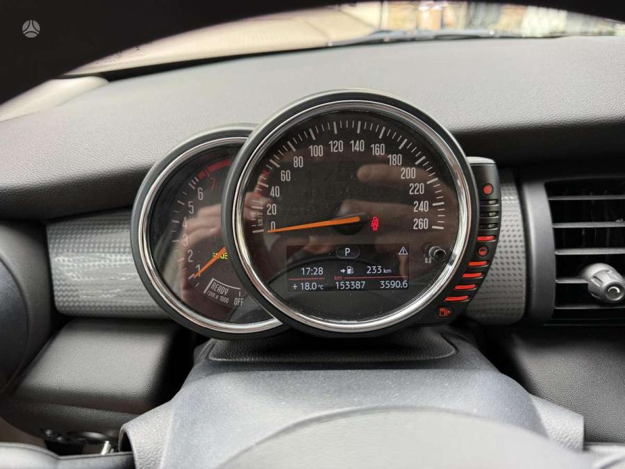 White MINI One 2014 in Vilnius, with an engine capacity of 1.20 L and mileage of 154 thousand km for 5900 €, photo 7 on AUTOMOTO.COM.LV