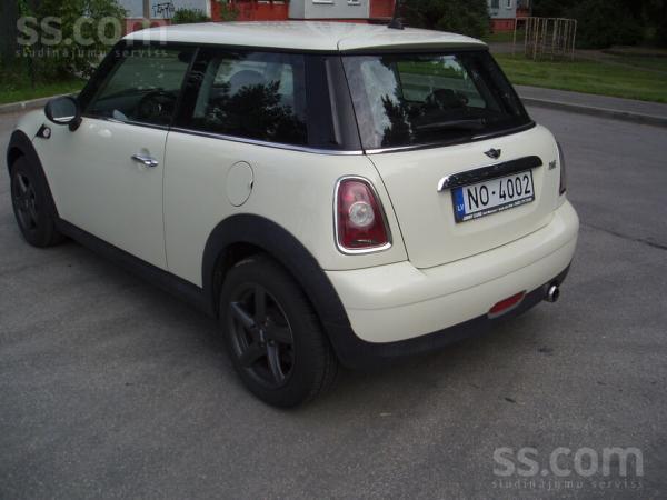 Yellow MINI One 2009 in Riga, with an engine capacity of 1.40 L and mileage of 134 thousand km for 2900 €, photo 3 on AUTOMOTO.COM.LV