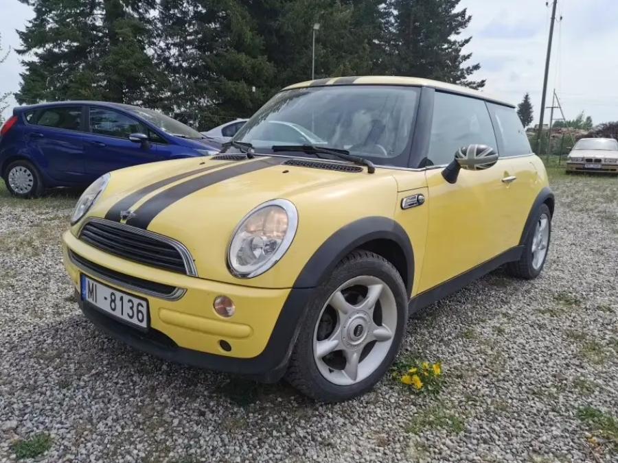 Yellow MINI One 2002 in Kuldiga, with an engine capacity of 1.60 L and mileage of 182 thousand km for 2000 €, photo 1 on AUTOMOTO.COM.LV