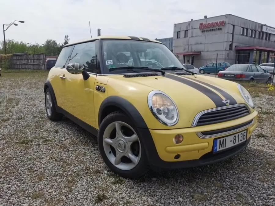 Yellow MINI One 2002 in Kuldiga, with an engine capacity of 1.60 L and mileage of 182 thousand km for 2000 €, photo 4 on AUTOMOTO.COM.LV