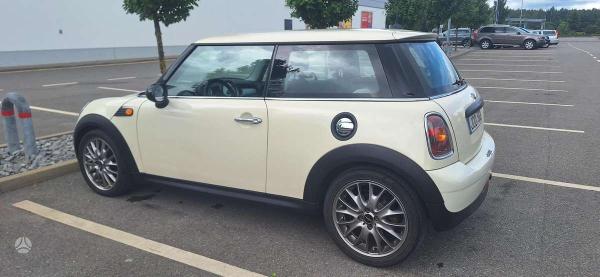 Dzeltens MINI One 2008 Viļņa, ar dzinēja tilpumu 1.40 L un nobraukumu 142 tūkst. km par 1600 €, foto 2 vietnē AUTOMOTO.COM.LV