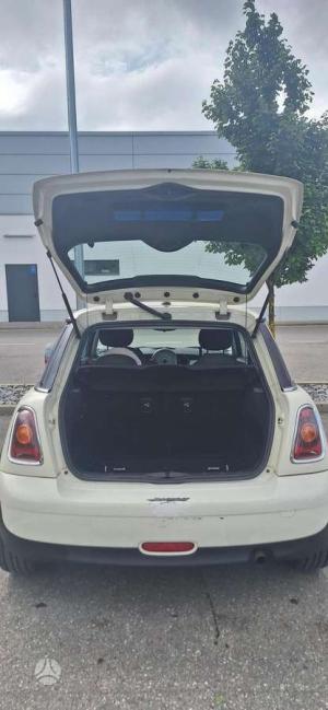 Yellow MINI One 2008 in Vilnius, with an engine capacity of 1.40 L and mileage of 142 thousand km for 1600 €, photo 4 on AUTOMOTO.COM.LV