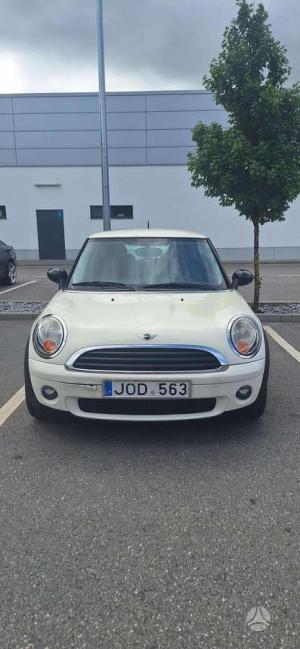 Yellow MINI One 2008 in Vilnius, with an engine capacity of 1.40 L and mileage of 142 thousand km for 1600 €, photo 7 on AUTOMOTO.COM.LV
