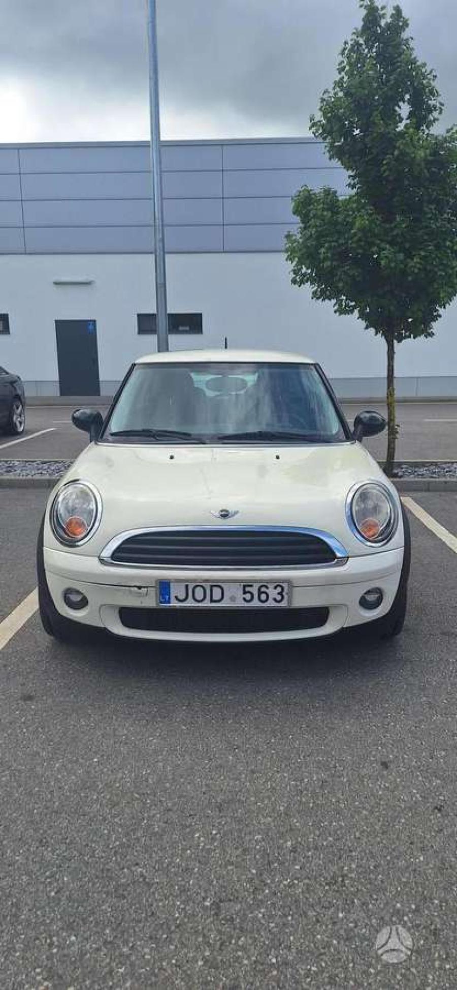 Yellow MINI One 2008 in Vilnius, with an engine capacity of 1.40 L and mileage of 142 thousand km for 1600 €, photo 7 on AUTOMOTO.COM.LV
