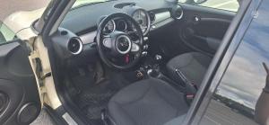 Yellow MINI One 2008 in Vilnius, with an engine capacity of 1.40 L and mileage of 142 thousand km for 1600 €, photo 8 on AUTOMOTO.COM.LV