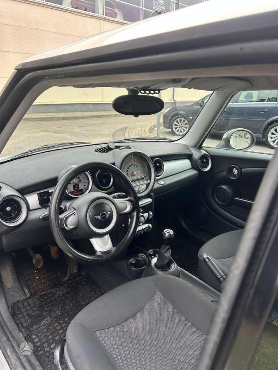 Dzeltens MINI One 2009 Kauņa, ar dzinēja tilpumu 1.40 L un nobraukumu 215 tūkst. km par 1500 €, foto 9 vietnē AUTOMOTO.COM.LV