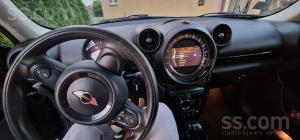 Black MINI Paceman 2015 in Riga, with an engine capacity of 1.60 L and mileage of 124 thousand km for 9500 €, photo 7 on AUTOMOTO.COM.LV
