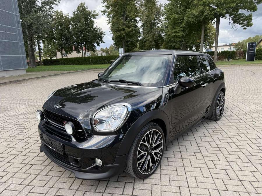 Black MINI Paceman 2015 in Marijampole, with an engine capacity of 2.00 L and mileage of 143 thousand km for 8900 €, photo 1 on AUTOMOTO.COM.LV