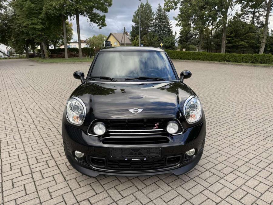 Black MINI Paceman 2015 in Marijampole, with an engine capacity of 2.00 L and mileage of 143 thousand km for 8900 €, photo 5 on AUTOMOTO.COM.LV