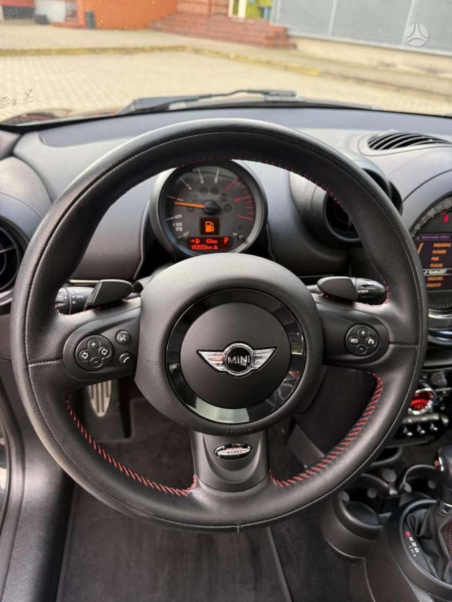 Black MINI Paceman 2015 in Marijampole, with an engine capacity of 2.00 L and mileage of 143 thousand km for 8900 €, photo 13 on AUTOMOTO.COM.LV