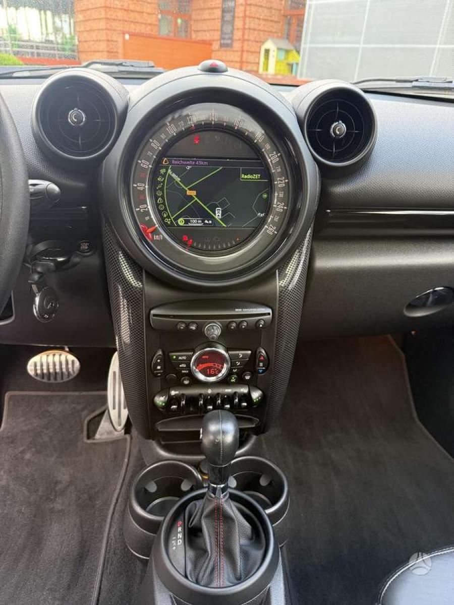 Black MINI Paceman 2015 in Marijampole, with an engine capacity of 2.00 L and mileage of 143 thousand km for 8900 €, photo 16 on AUTOMOTO.COM.LV