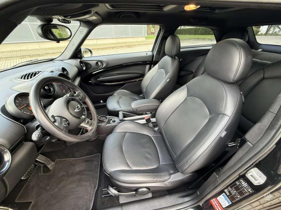 Black MINI Paceman 2015 in Marijampole, with an engine capacity of 2.00 L and mileage of 143 thousand km for 8900 €, photo 17 on AUTOMOTO.COM.LV