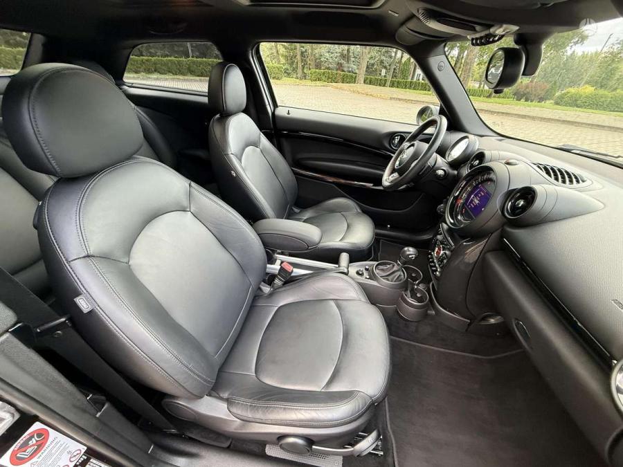 Black MINI Paceman 2015 in Marijampole, with an engine capacity of 2.00 L and mileage of 143 thousand km for 8900 €, photo 22 on AUTOMOTO.COM.LV