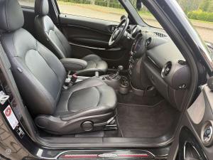 Black MINI Paceman 2015 in Marijampole, with an engine capacity of 2.00 L and mileage of 143 thousand km for 8900 €, photo 23 on AUTOMOTO.COM.LV