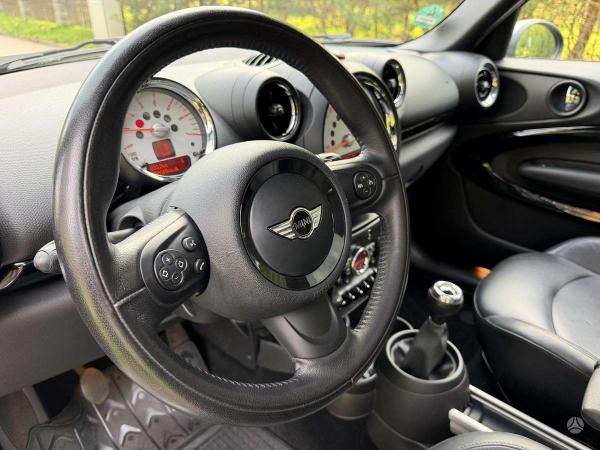 Black MINI Paceman 2013 in Utena, with an engine capacity of 1.60 L and mileage of 286 thousand km for 6750 €, photo 10 on AUTOMOTO.COM.LV