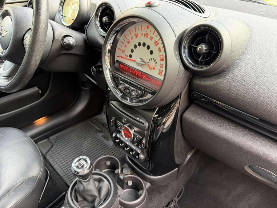 Black MINI Paceman 2013 in Utena, with an engine capacity of 1.60 L and mileage of 286 thousand km for 6750 €, photo 16 on AUTOMOTO.COM.LV