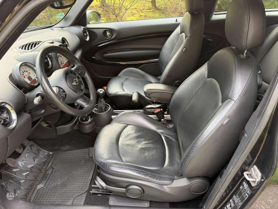 Black MINI Paceman 2013 in Utena, with an engine capacity of 1.60 L and mileage of 286 thousand km for 6750 €, photo 9 on AUTOMOTO.COM.LV