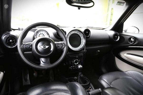 Black MINI Paceman 2013 in Riga, with an engine capacity of 1.60 L and mileage of 190 thousand km for 5995 €, photo 7 on AUTOMOTO.COM.LV