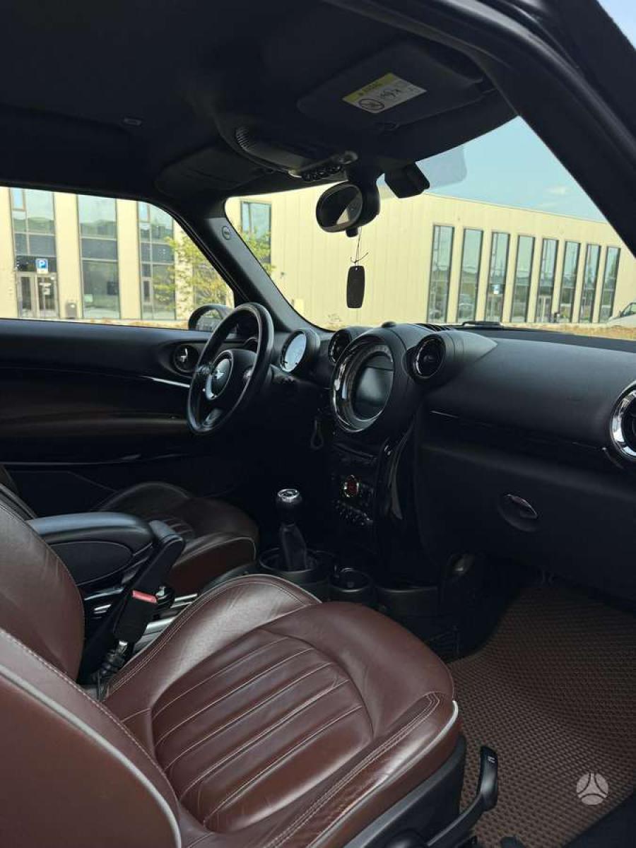 Black MINI Paceman 2014 in Vilnius, with an engine capacity of 1.60 L and mileage of 220 thousand km for 5500 €, photo 8 on AUTOMOTO.COM.LV