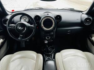 Black MINI Paceman 2014 in Liepaja, with an engine capacity of 1.60 L and mileage of 222 thousand km for 5500 €, photo 6 on AUTOMOTO.COM.LV